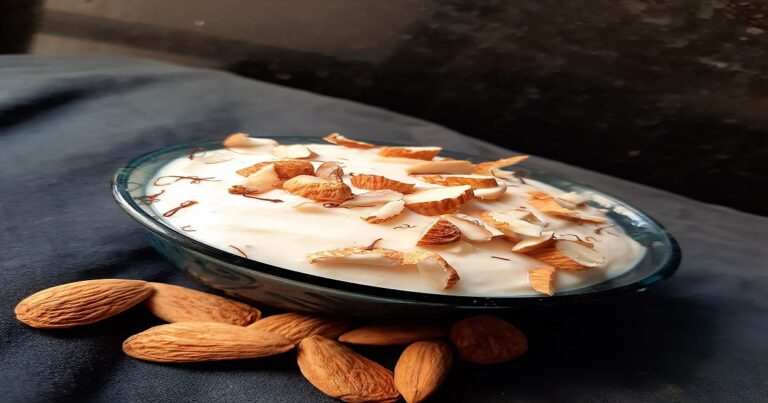 10 Famous Delicacies of Jammu and Kashmir